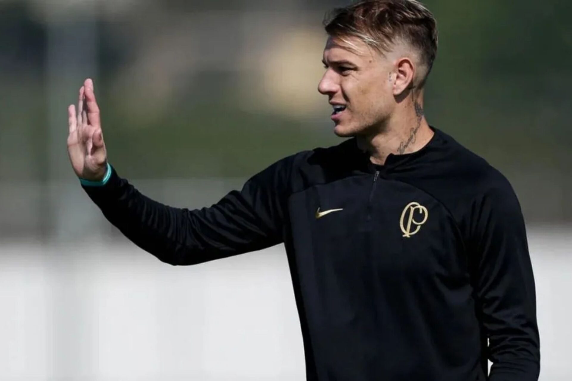 Roger Guedes no Grêmio? Novidade pode mudar o rumo do atacante - Fato ...